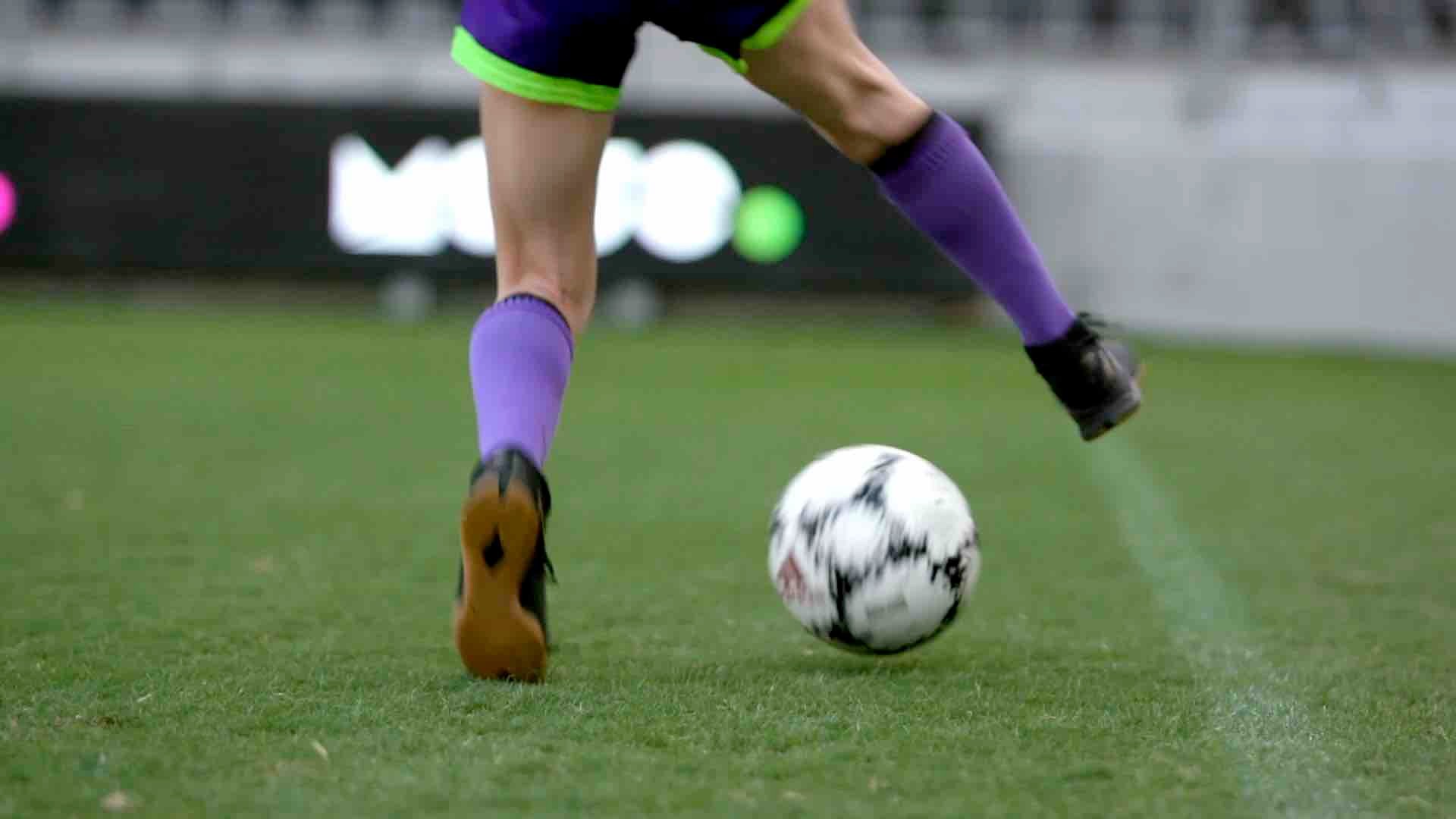 How to Do a Cruyff Turn | MOJO Sports