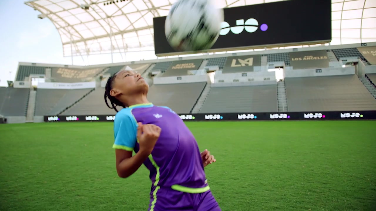 Soccer Skills 101: How to Receive a Soccer Ball With Your Chest | MOJO ...