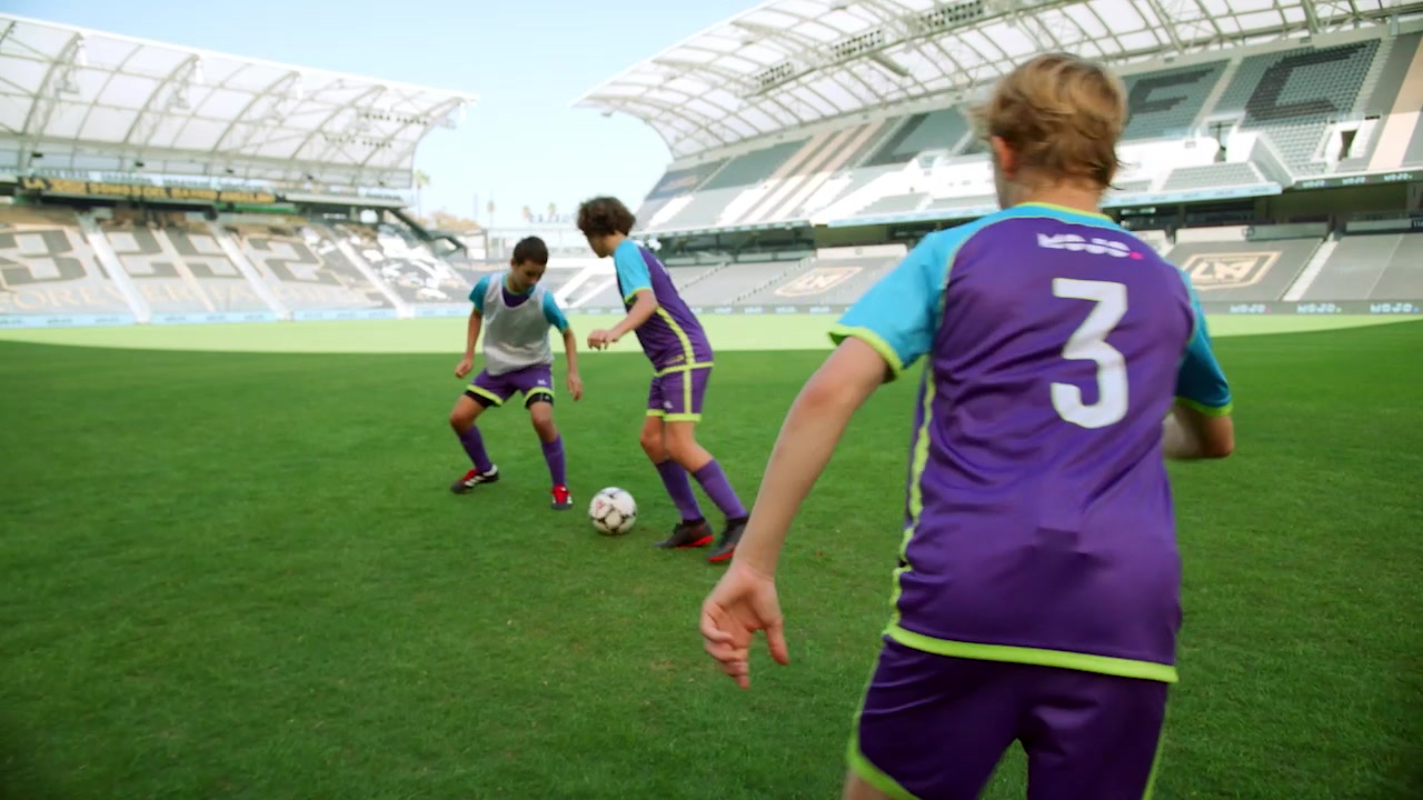 Soccer Skills 101: What Is an Overlapping Run | MOJO Sports