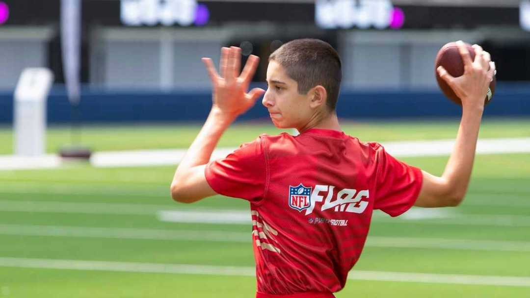 10 Best Flag Football Plays for 10-Year-Olds | MOJO Sports
