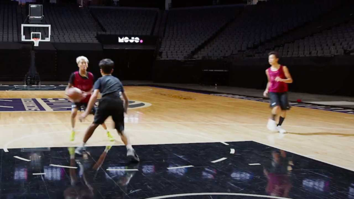 Basketball 101: What Is a Charging Foul? | MOJO Sports