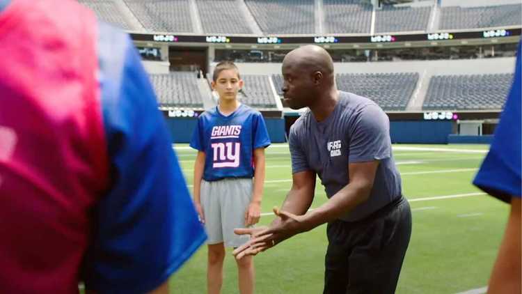 Flag Football 101: How to Make a Diamond Catch | MOJO Sports