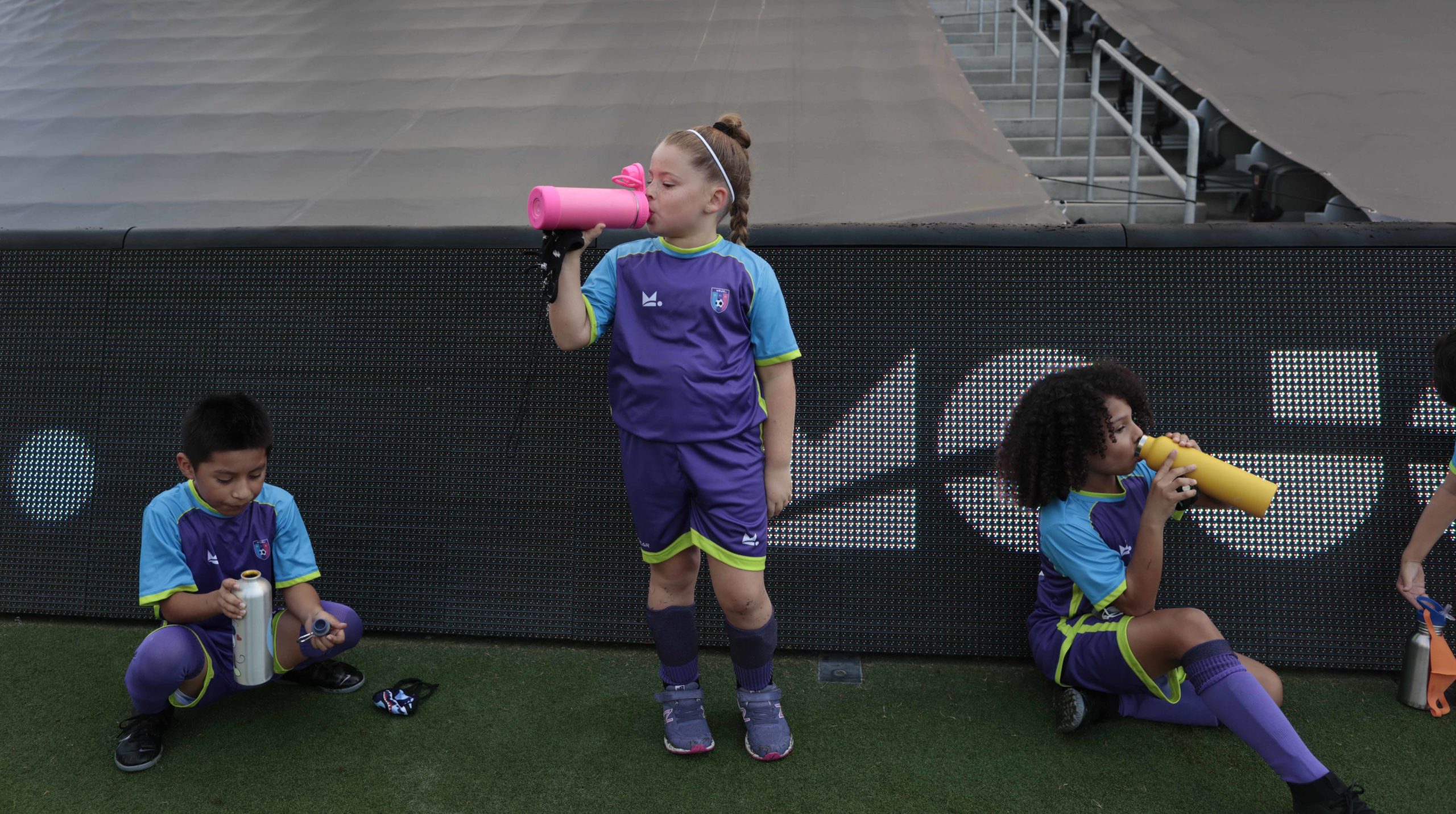 How Much Water Should Kids Drink? | MOJO Sports